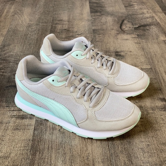 Puma | Shoes | Puma Retro Runner Sneakers Womens 6 | Poshmark